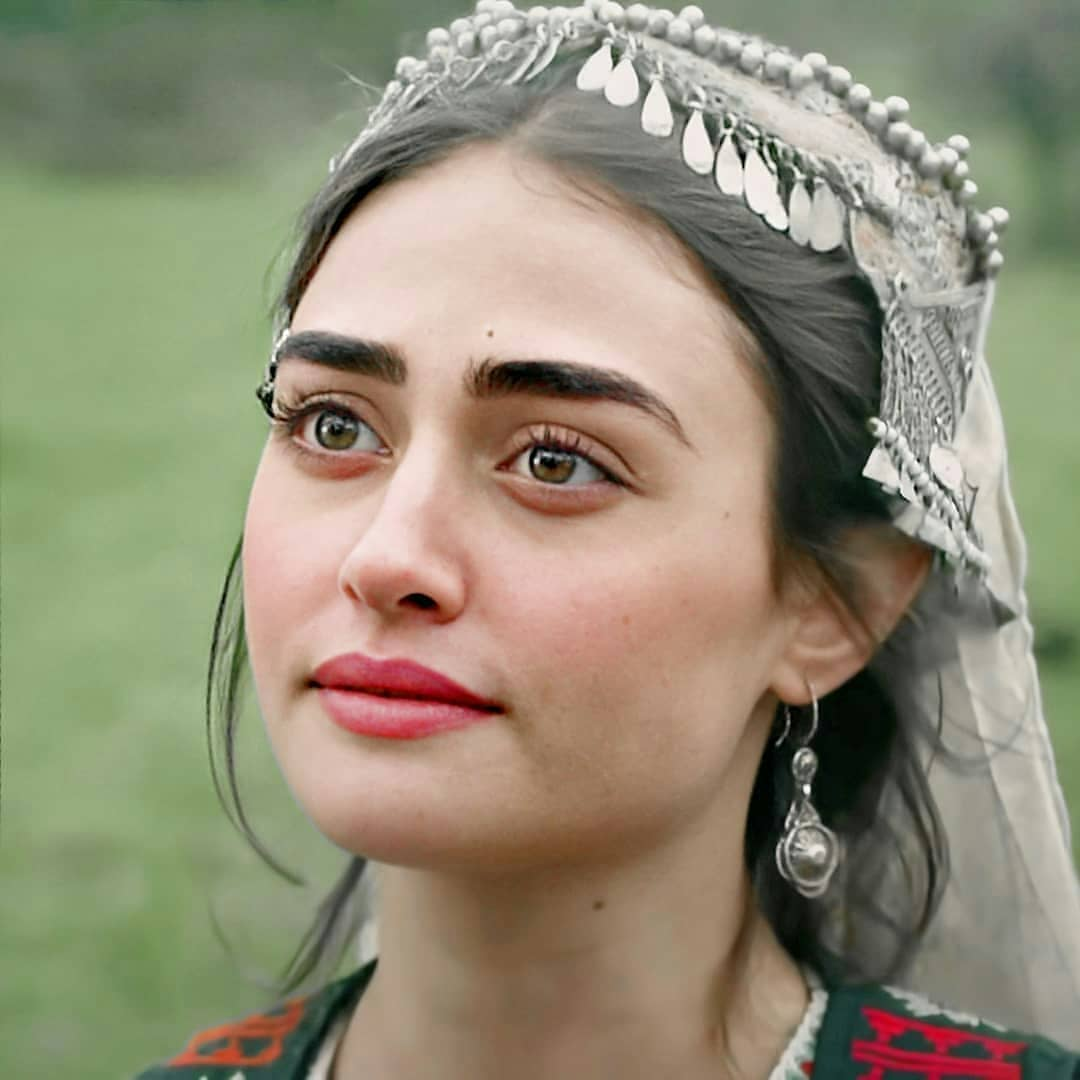 Turkish Actress Who Took Pakistan by Storm!